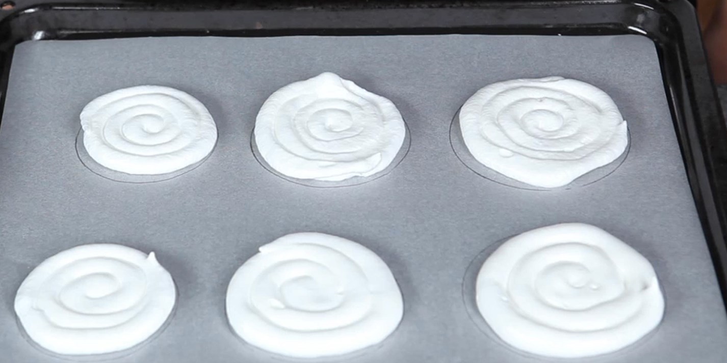 How to Pipe Circles for Baking Meringues - Great British Chefs