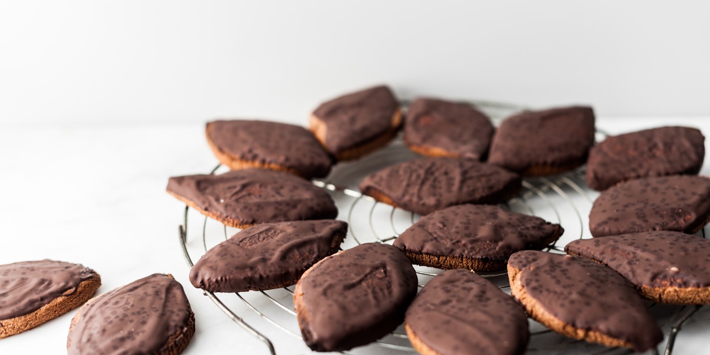 Susumelle Recipe – Spiced Calabrian Biscuits - Great Italian Chefs